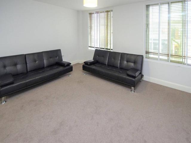 The Parade, Watford WD17, 2 bed flat to rent, £1,700 pcm | PrimeLocation