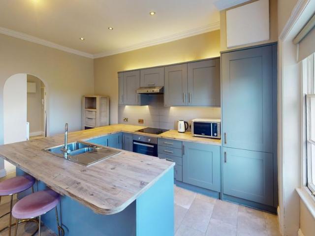The Park, 8 9 Western Terrace, The. 2 bed flat to rent £1,450 pcm £335 pw