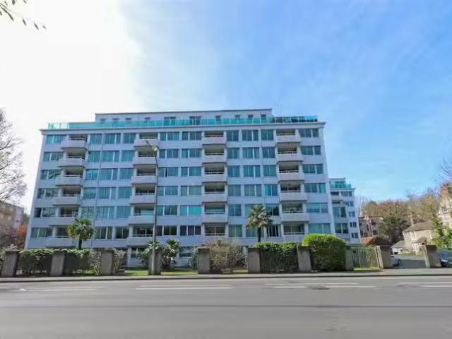 The Park Apartments, London Road. 3 bed apartment for sale £.