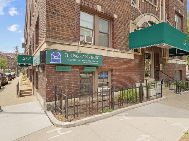 The Park Apartments Studio Apartment for Rent at 200 W 15th St, Minneapolis, MN 55403 Loring Park