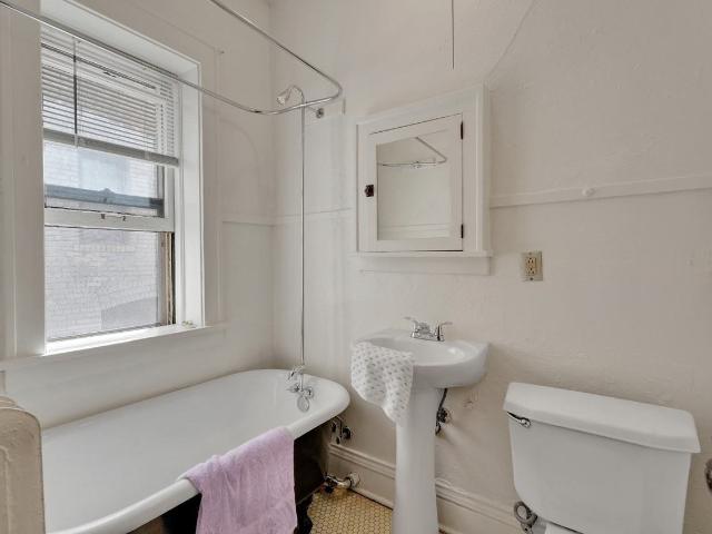 The Park Apartments Studio Apartment for Rent at 200 W 15th St, Minneapolis, MN 55403 Loring Park