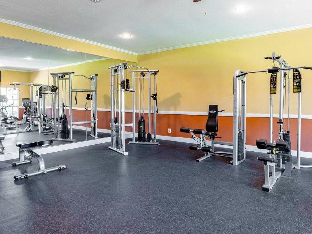 The Park at Vittoria 1 Bedroom Apartment for Rent at 12221 Fleming Dr, Houston, TX 77013 Northshore