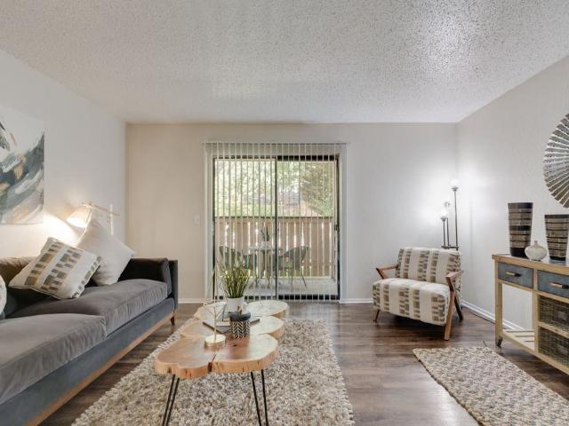 The Park at Wintergreen Apartments 2 Bedroom Apartment for Rent at 320 E Wintergreen Rd, Desoto, TX 75115