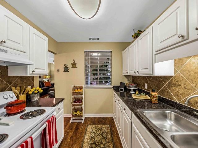 The Park at Marbella 3 Bedroom Apartment for Rent at 6017 Roosevelt Blvd, Jacksonville, FL 32244 Venetia
