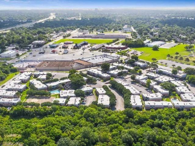 The Park at Monza 1 Bedroom Apartment for Rent at 1601 Garth Rd, Baytown, TX 77520