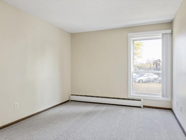 THE PARK at one hundred 1 Bedroom Apartment for Rent at 2480 Highway 100 S, St. Louis Park, MN 55416 Birchwood