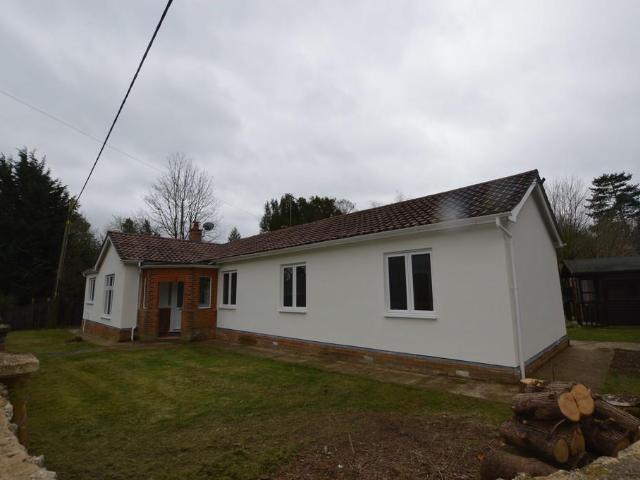The Park, Great Barton, Bury St. Edmunds 4 bed detached bungalow to rent £2,350 pcm £542 pw
