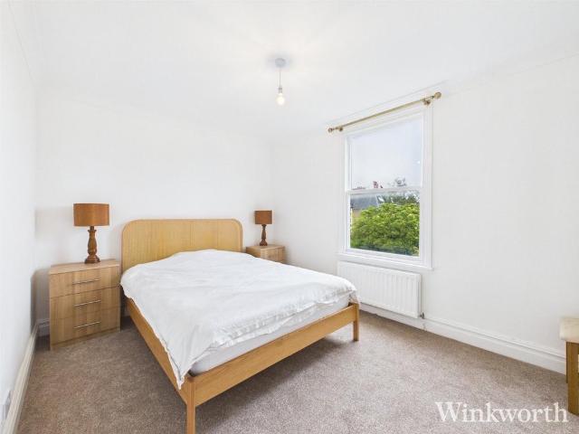 The Park, London, W5 2 bed apartment to rent £2,300 pcm £531 pw