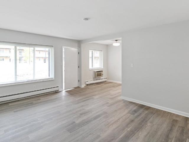 The Park on 13 Apartments 2 Bedroom Apartment for Rent at 3009 W 13 Mile Rd, Royal Oak, MI 48073