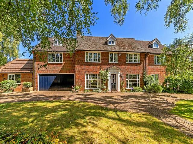 The Park, St. Albans 6 bed detached house to rent £6,500 pcm £1,500 pw