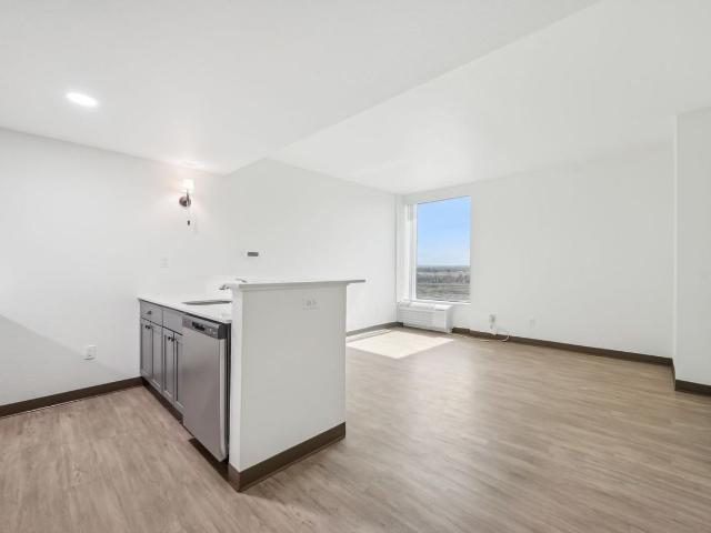 The Parker at 9 Mile Station 2 Bedroom Apartment for Rent at 3155 S Vaughn Way, Aurora, CO 80014 Heather Gardens