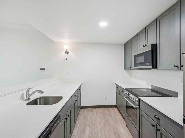 The Parker at 9 Mile Station 1 Bedroom Apartment for Rent at 3155 S Vaughn Way, Aurora, CO 80014 Heather Gardens