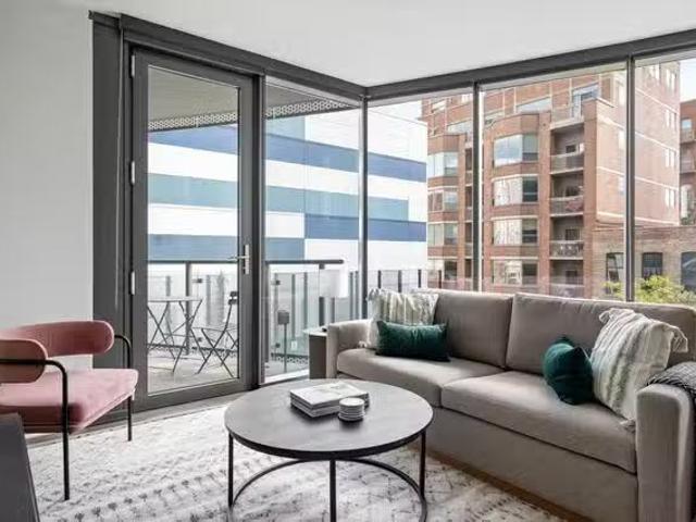 The Parker, 730 W Couch Pl, West Loop 2 Bedroom 2 Bath