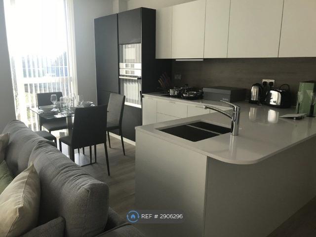 The Parkhouse, London N4, 2 bed flat to rent, £3,000 pcm | PrimeLocation
