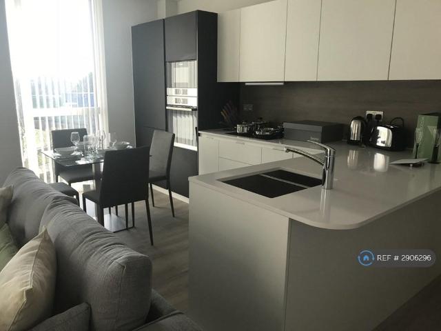 The Parkhouse, London, N4 2 bed flat to rent £3,000 pcm £692 pw
