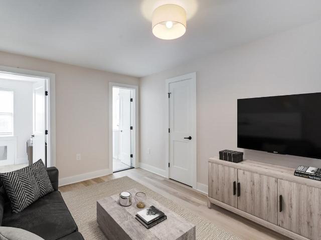 The Parkwest Apartments 1 Bedroom Apartment for Rent at 2929 Connecticut Ave Nw, Washington, DC 20008 National Zoological Park