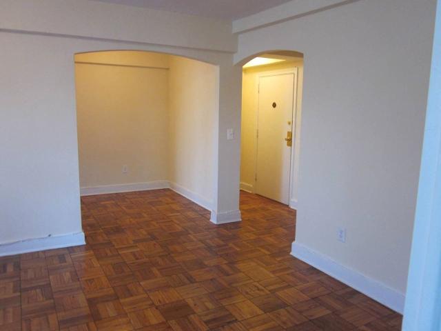 The Parkwest Apartments 1 Bedroom Apartment for Rent at 2929 Connecticut Ave Nw, Washington, DC 20008 National Zoological Park