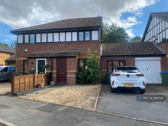 The Pastures, Aylesbury, HP20 3 bed semi detached house to rent £1,900 pcm £438 pw
