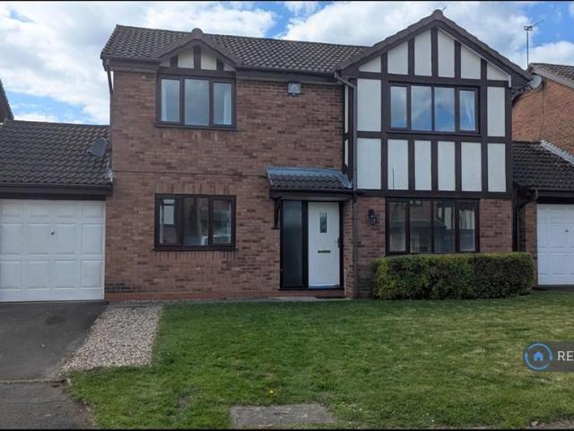 The Pastures, Wolverhampton, WV6 3 bed detached house to rent £1,295 pcm £299 pw