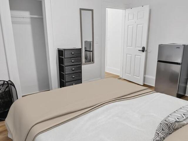 The Peaceful Home Minifridges/Monthly Clean/Shared Supplies Provided Valet Trash Service Grocery Store Nearby