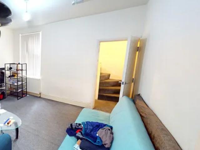 The Pear Tree, 25 27 Alcester Road South, Birmingham, B14 7JQ, United Kingdom | 4 bed house for rent #166051650 | Rentberry