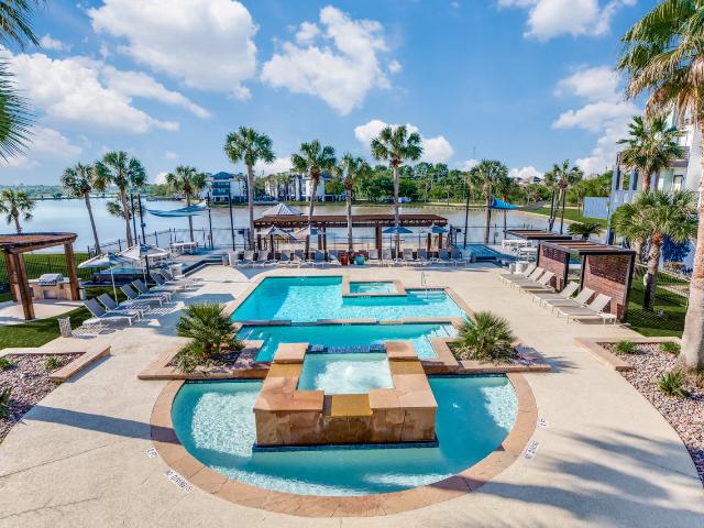 The Pearce on the Lake 2 Bedroom Apartment for Rent at 900 Henderson Ave, Webster, TX 77058 Webster