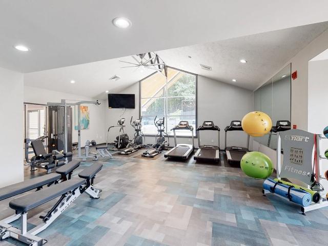 The Pearl Apartments 1 Bedroom Apartment for Rent at 318 Moon Clinton Rd, Carnot Moon, PA 15108 Coraopolis