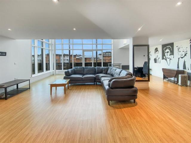 The Penthouse, Quayside Drive. 4 bed penthouse to rent £2,250 pcm £519 pw