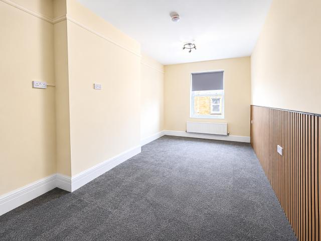 THE PENTHOUSE, THE GLOBE, 142 HARDSHAW STREET, ST HELENS. WA10 1JT