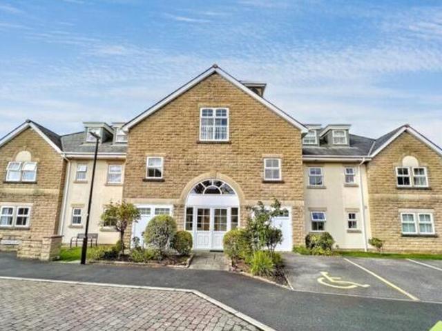 The Penthouse, Weavers Court, 3 Bedroom Penthouse