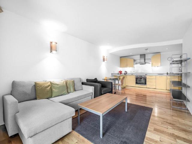 The Perspective Building, 100. 2 bed apartment to rent £2,999 pcm £692 pw