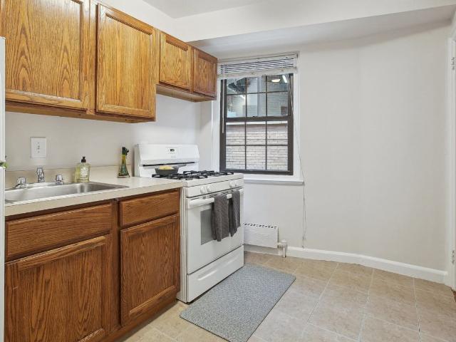 The Phoenix Apartments Studio Apartment for Rent at 1421 Massachusetts Ave Nw, Washington, DC 20005 Logan Circle Shaw