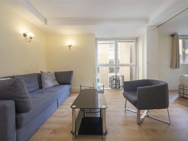 The Phoenix, London, W1U, London