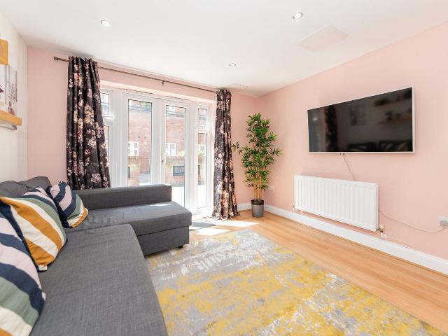 The Picture House, Reading RG1, 1 bed flat to rent, £2,450 pcm | PrimeLocation