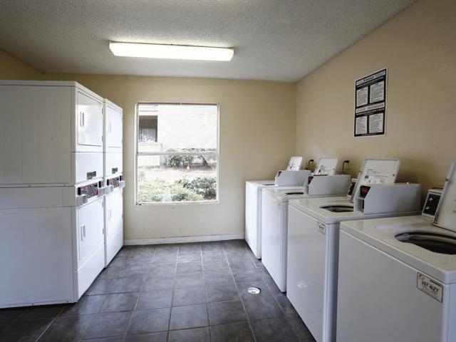 The Pines at Autumn Woods 2 Bedroom Apartment for Rent at 4901 Mcwillie Cir, Jackson, MS 39206