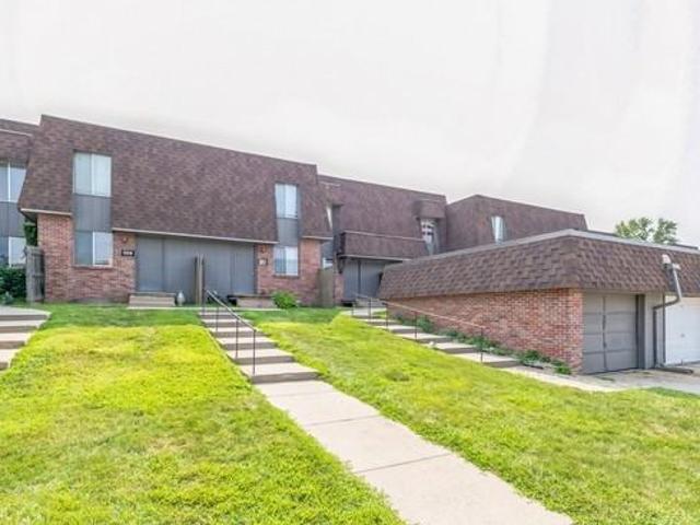 The Pines at Q Plaza Apartments 3 Bedroom Apartment for Rent at 8633 Q Plz, Omaha, NE 68127