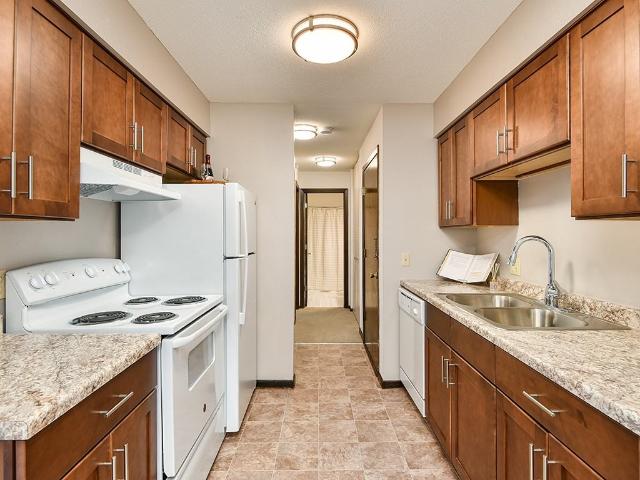 The Pines of Burnsville 2 Bedroom Apartment for Rent at 1024 W Burnsville Pkwy, Burnsville, MN 55337