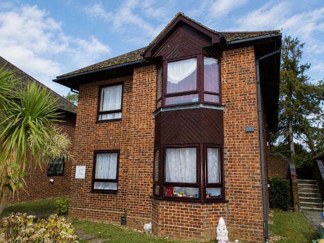 The Pines, Southampton SO16, 1 bed flat to rent, £1,000 pcm | PrimeLocation