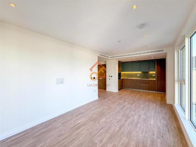 The Pinnacle, 10 Gasholder Place. 2 bed flat to rent £3,200 pcm £738 pw