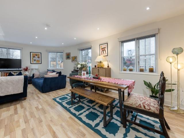 The Pinnacle, Dove Road, London N1, 2 bed flat to rent, £3,000 pcm | PrimeLocation