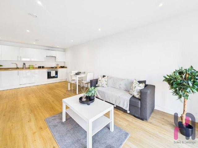 The Plaza, 1 Advent Way, Ancoats. 2 bed flat to rent £1,450 pcm £335 pw