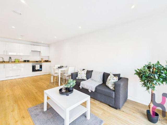 The Plaza, 1 Advent Way, Ancoats. 2 bed flat to rent £1,450 pcm £335 pw