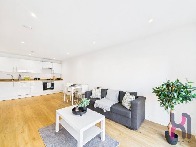 The Plaza, 1 Advent Way, Ancoats, Manchester M4, 2 bed flat to rent, £1,450 pcm | PrimeLocation