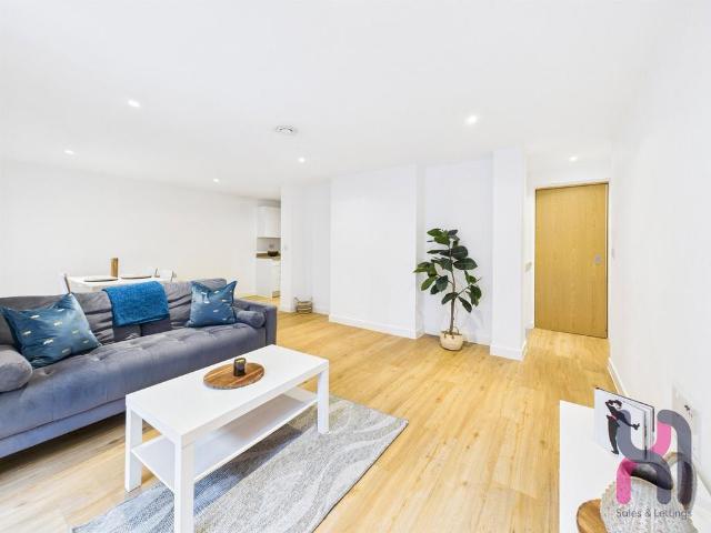 The Plaza, 9, Advent Way, Ancoats. 3 bed terraced house to rent £1,950 pcm £450 pw