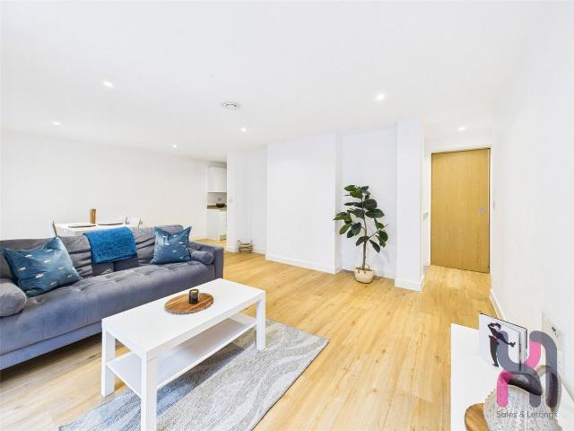 The Plaza, Advent Way, Ancoats, Manchester M4, 3 bed flat to rent, £1,950 pcm | PrimeLocation