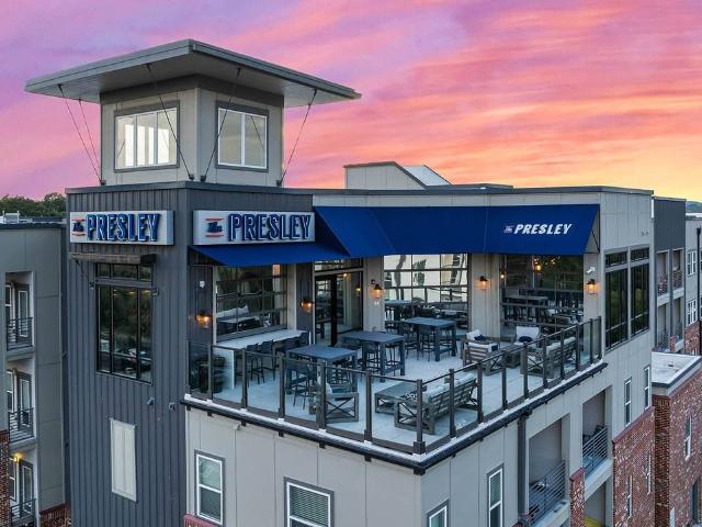 The Presley Studio Apartment for Rent at 281 Cumberland Bnd, Nashville, TN 37228 Metrocenter North Rhodes Park
