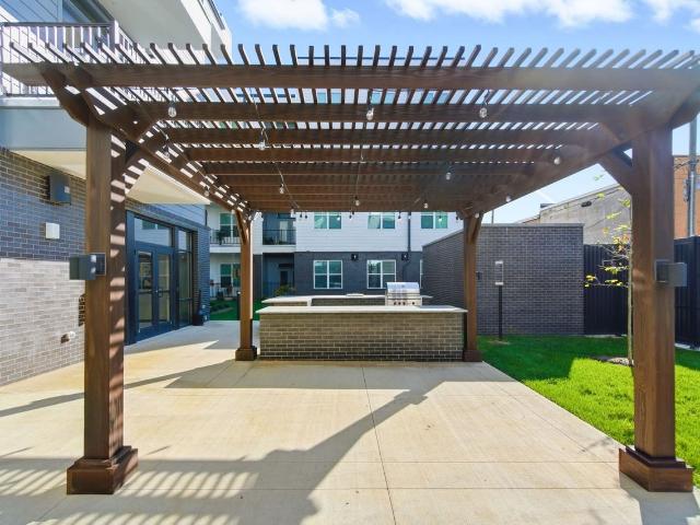 The Prestonian 3 Bedroom Apartment for Rent at 712 and 715 E Gray Street, Louisville, KY 40202 Central Business District