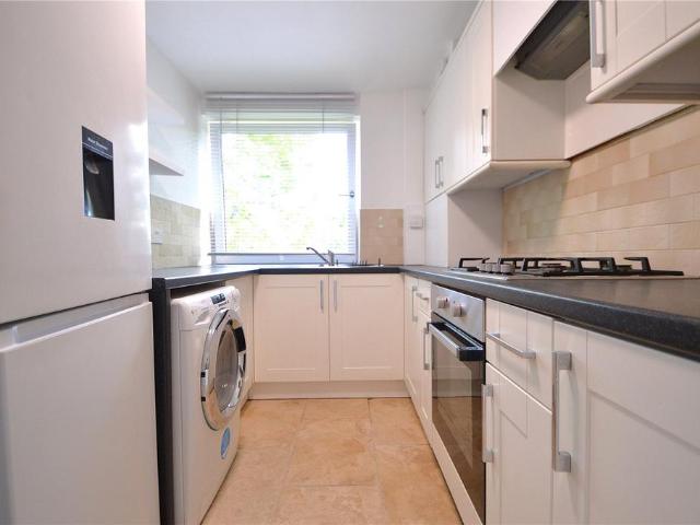 The Priory, Epsom Road, Croydon, CR0 2 bed apartment to rent £1,750 pcm £404 pw