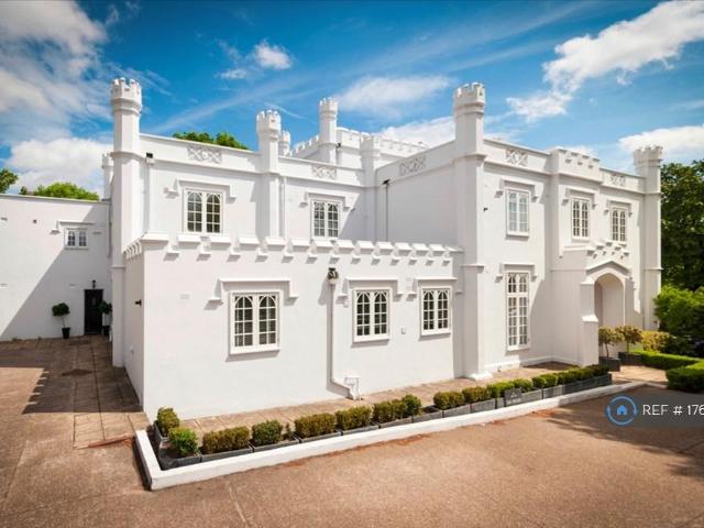 The Priory, London, SW12 1 bed flat to rent £2,250 pcm £519 pw
