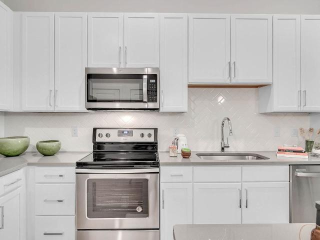 The Princeton at College Park 1 Bedroom Apartment for Rent at 646 W Smith St, Orlando, FL 32804 College Park